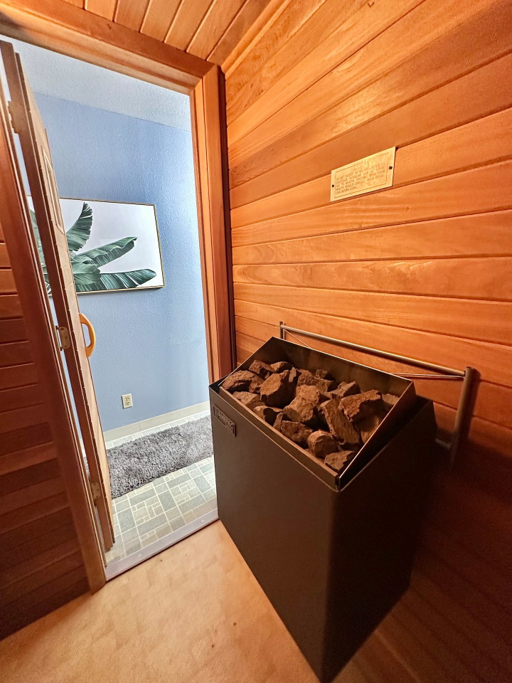 Real Sauna In Studio ! - Albany, OR