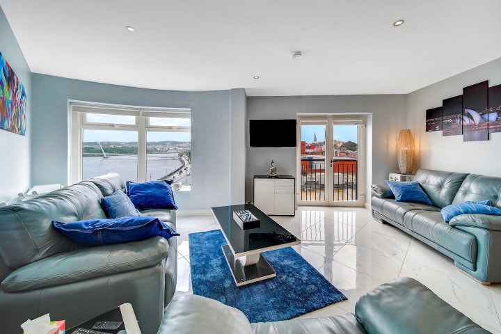 The Peace Bridge Apartment Luxury With A View - Londonderry