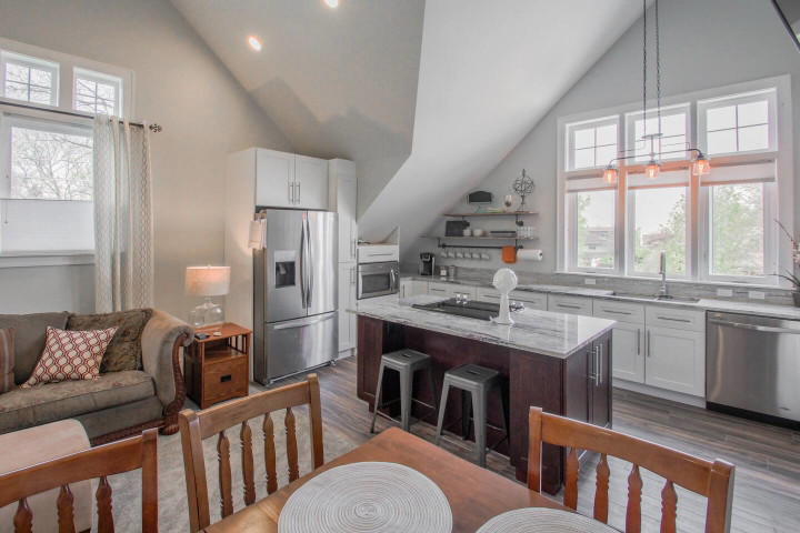 Gorgeous Craftsman-style Guest Apartment - Lakewood, CO