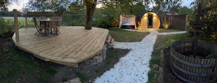 Unusual Barrel And Hot Tub In Vallet - Vallet