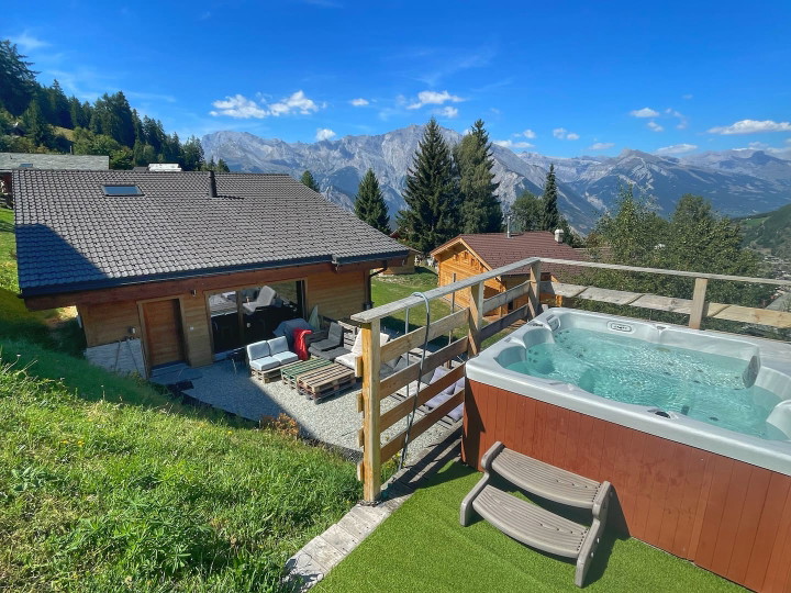 Geräumiges Chalet Mit Außen-whirlpool Im Skigebiet 4vallées In La Tzoumaz. - Verbier