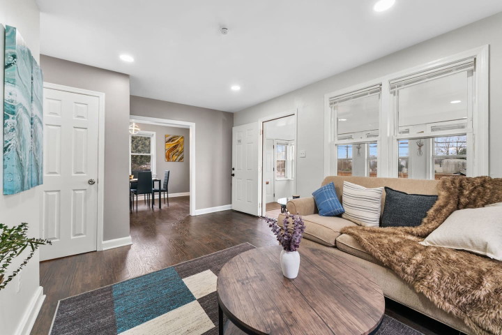 Large 3br Home Near Dulles W/parking Sleeps 8 - Manassas, VA