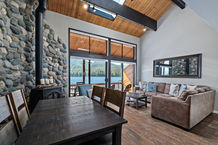 Donner Lakefront Condo Steps To Sandy Beach - Truckee