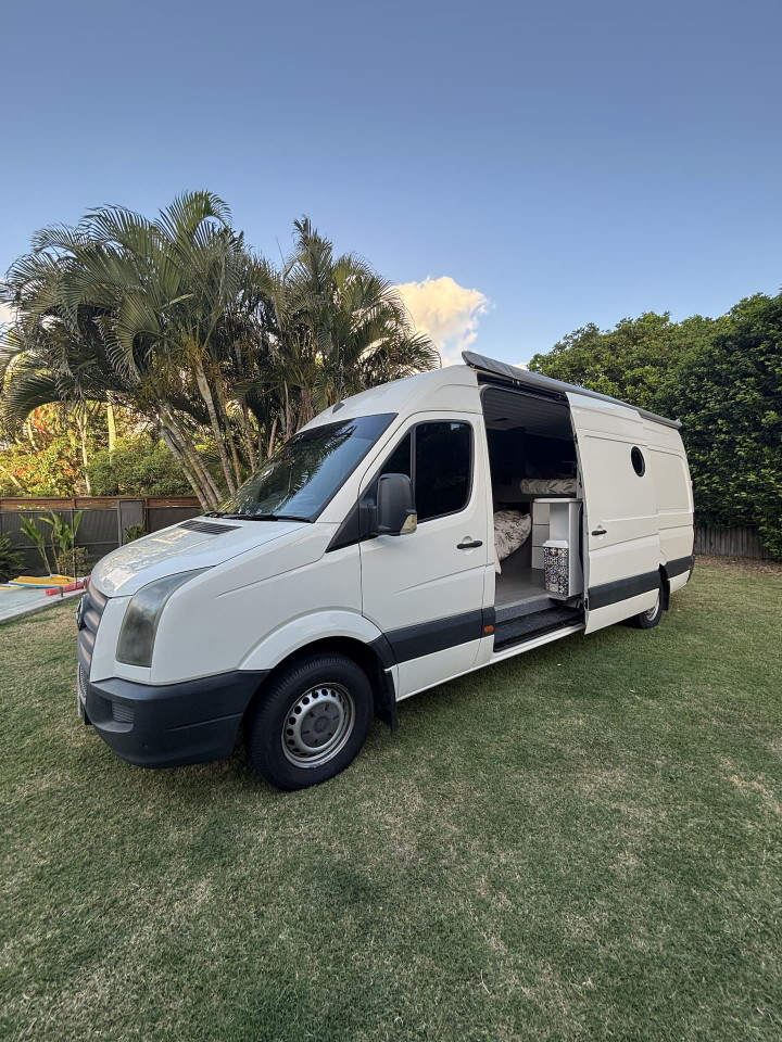 Vw Crafter - Wendy | Off-grid | Sleeps 3 - North Stradbroke Island