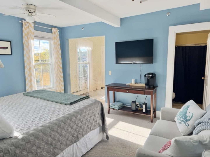 Great Harbor Inn Hinckley Room 23 King, Twin/full - Bar Harbor, ME