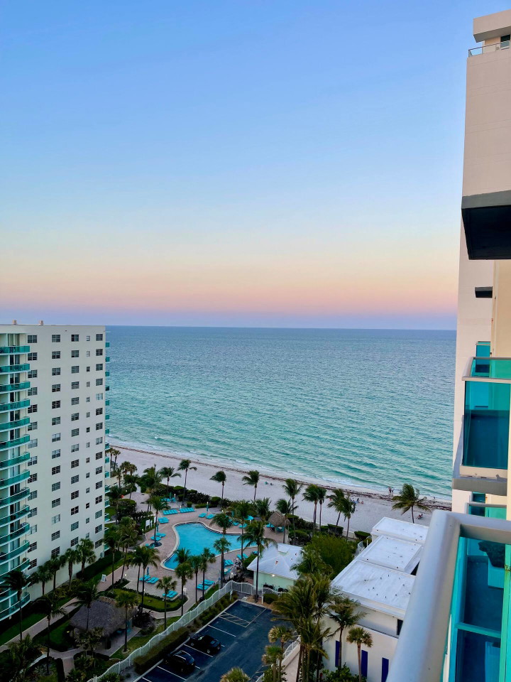 Penthouse With Spectacular Views In Ocean Resort - Hollywood, FL