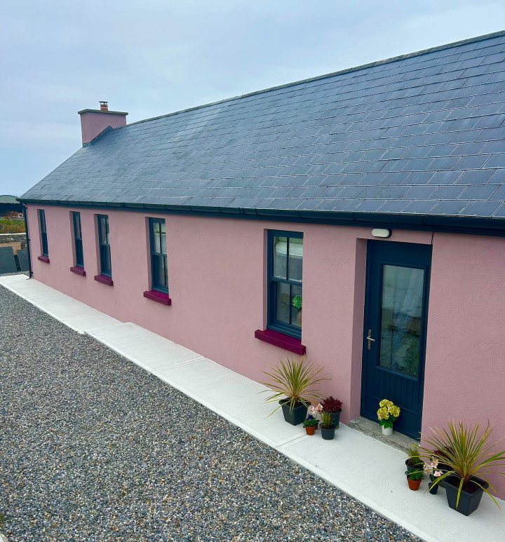 Peigs Pink Cottage Doolin With Coastal Views - Doolin