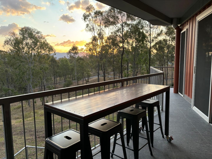 Luxury 2 Bedrm Architectural Design & Outdoor Bath - Boonah