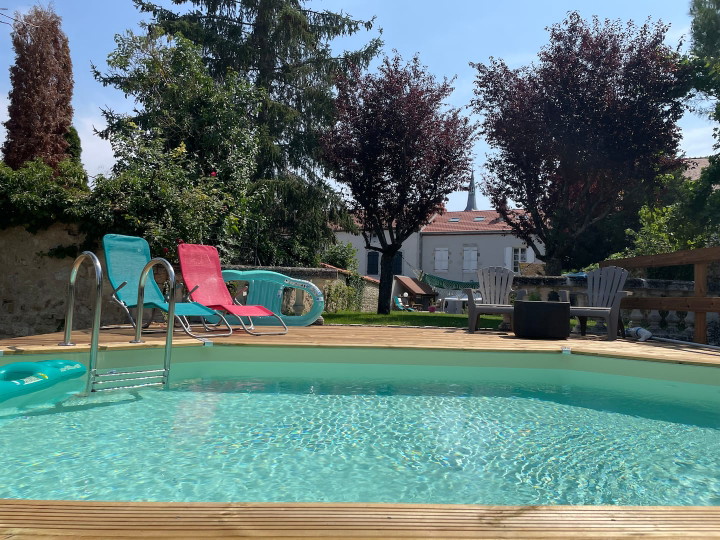 Jolie Maison De Ville Avec Piscine - Allier