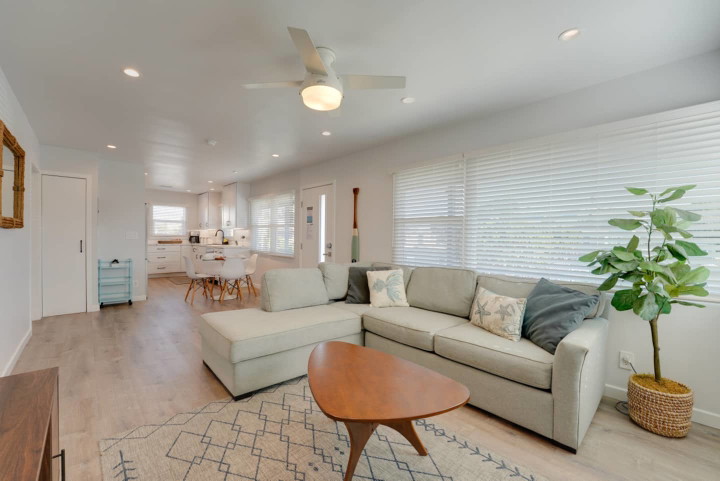 Modern Upstairs Apartment Walk To Harbor & Dining - 聖地亞哥, CA