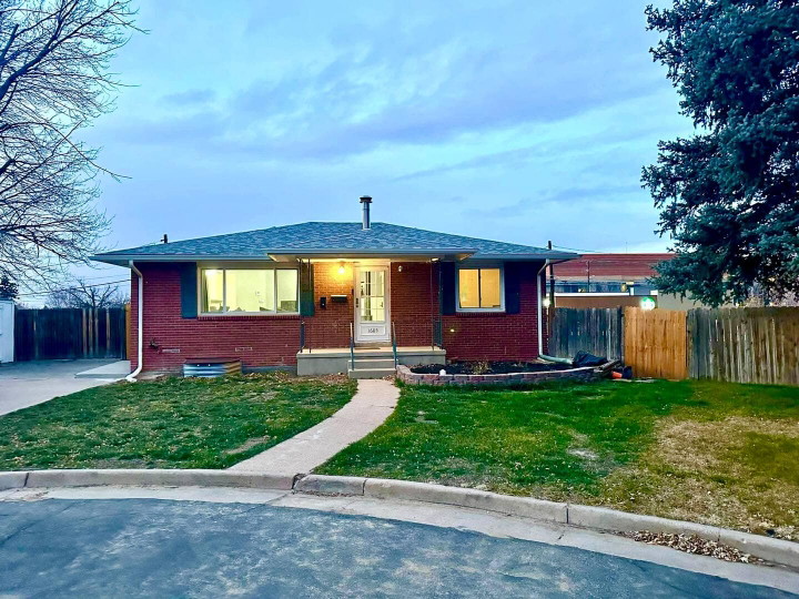 Family 3br Home For6 Walk To Hospital & Starbucks - Greeley, CO