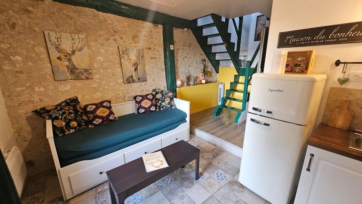 "Le Repaire De Mr Cerf" Adossé Aux Remparts - Provins