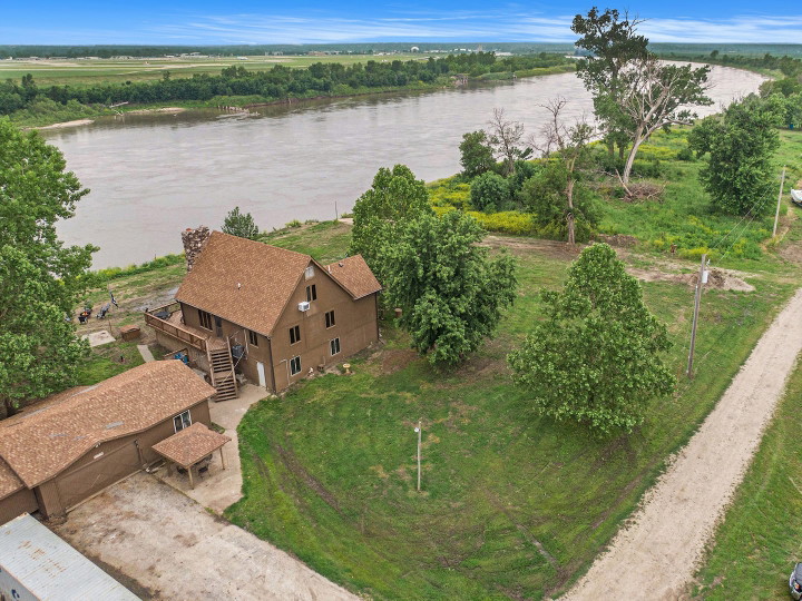 Relaxing Rustic River Cabin! - Omaha, NE