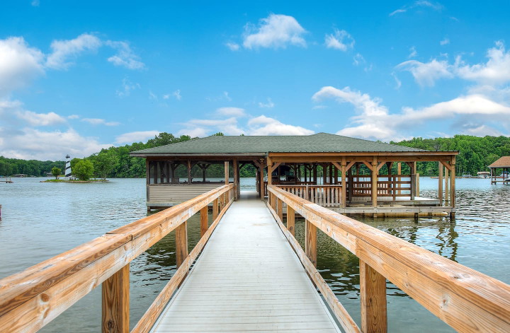 Log Cabin Retreat On Lake Anna, Private Side! - Virginia