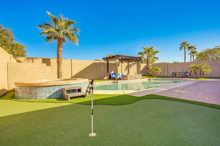 Backyard Oasis! Group-friendly San Tan Valley Home - Queen Creek, AZ