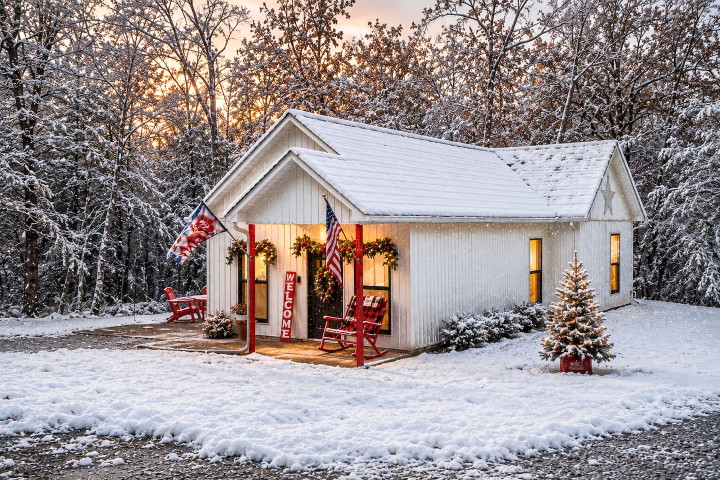 Christmas Cheer All Year Long! - Mena, AR