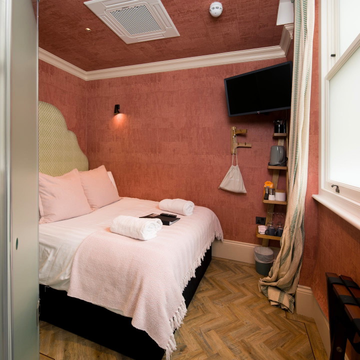 Petite Dainty Notting Hill Studio - London