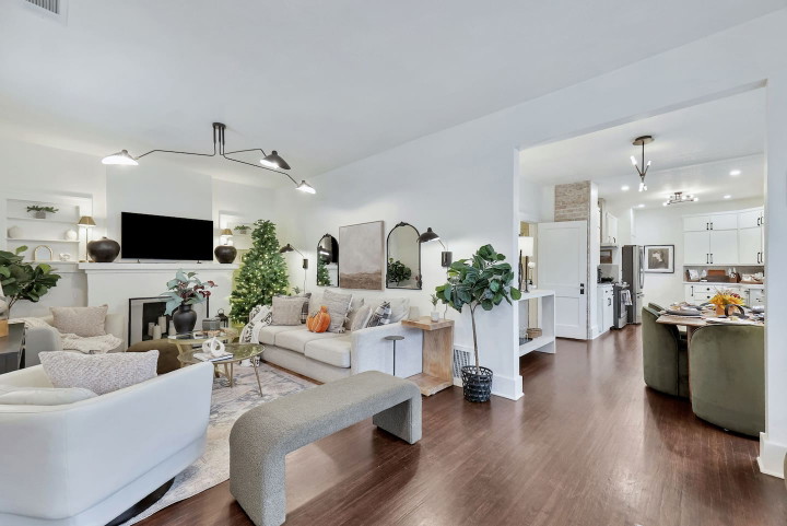 Sunsets Overlooking Golf Course! Location! - Wichita, KS