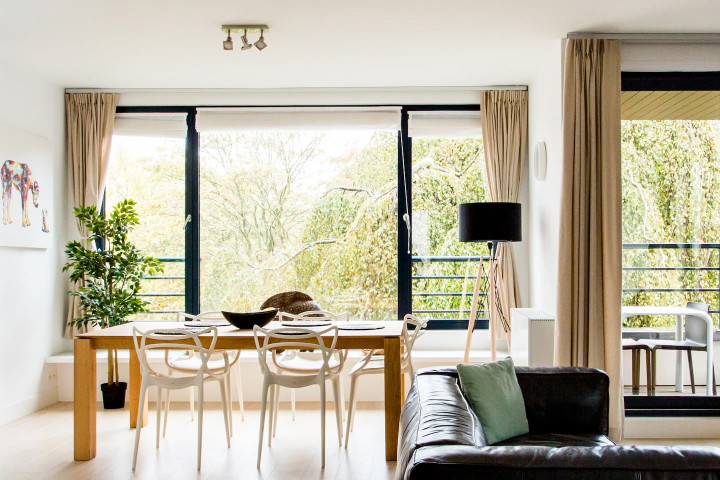 Bright, Stylish Apartment Balcony (Apt 4) - Brüssel