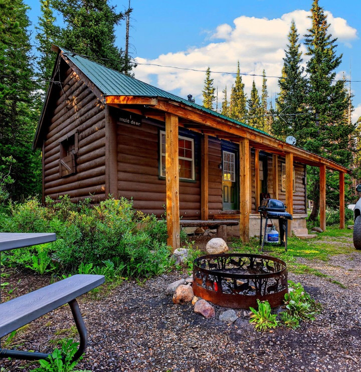 Mule Deer Cabin At Lucky Enough Outdoors - Snowy Range, WY