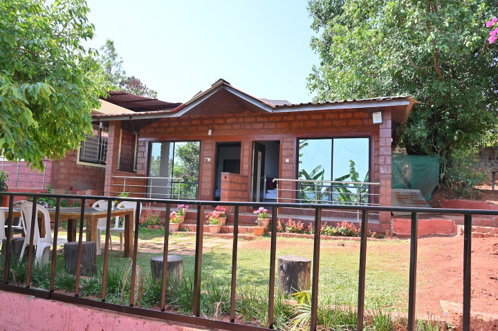 Private Luxury Villa-pool-family & Couple Friendly - Mahabaleshwar