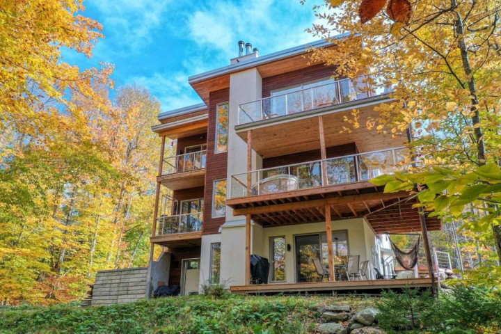 Luxueux Et Magnifique Résidence Au Pied De Sutton - Sutton