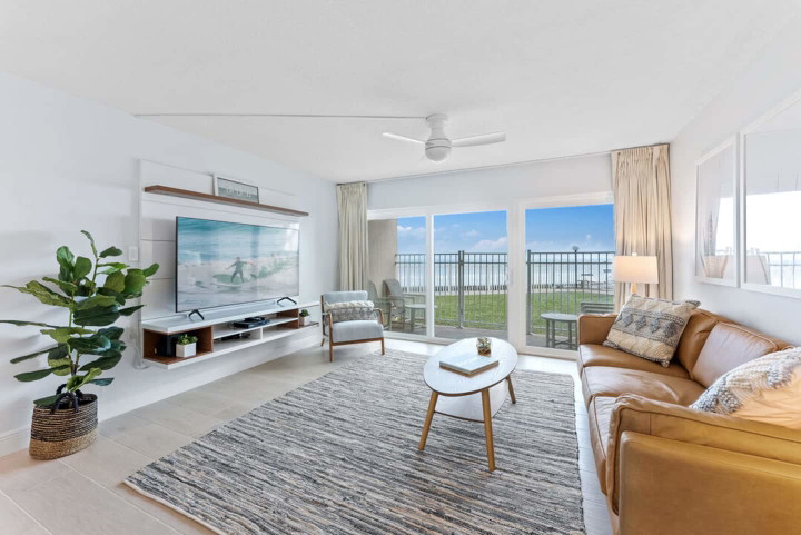 Family & Pet Friendly Oceanfront Ground Floor - Satellite Beach, FL