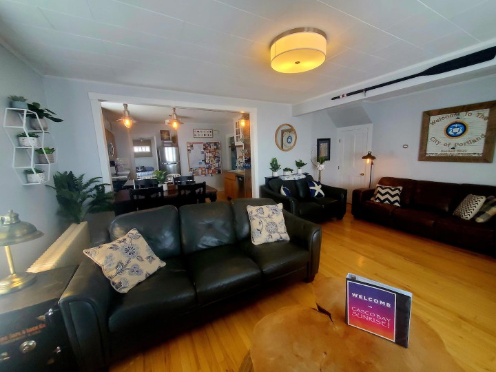 City Amenities, Casco Bay Sunrises And Natural Beauty - Portland, ME