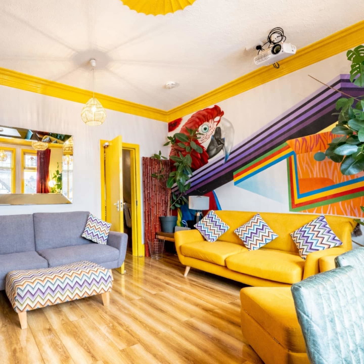 Vibrant, Arty 3br Apartment | Prime Location - Manchester