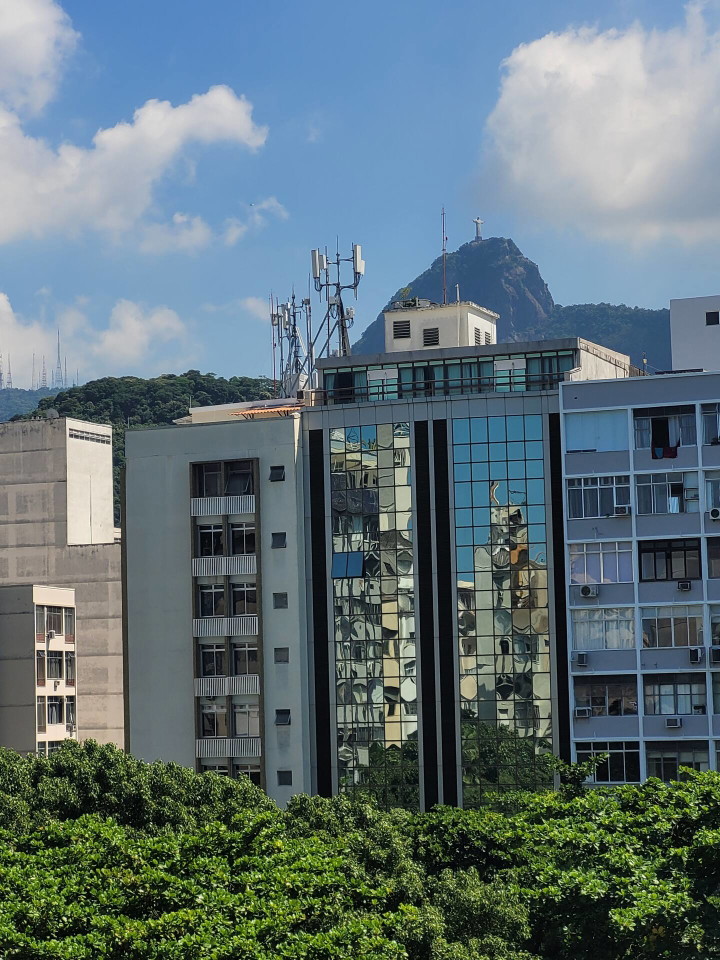 Apartamento Na Quadra Da Praia De Copacabana. - Copacabana