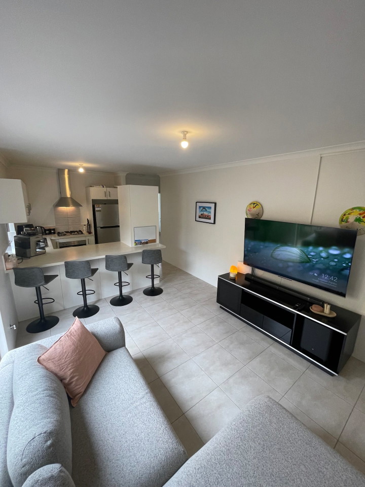 Modern Apartment In Spearwood - Perth