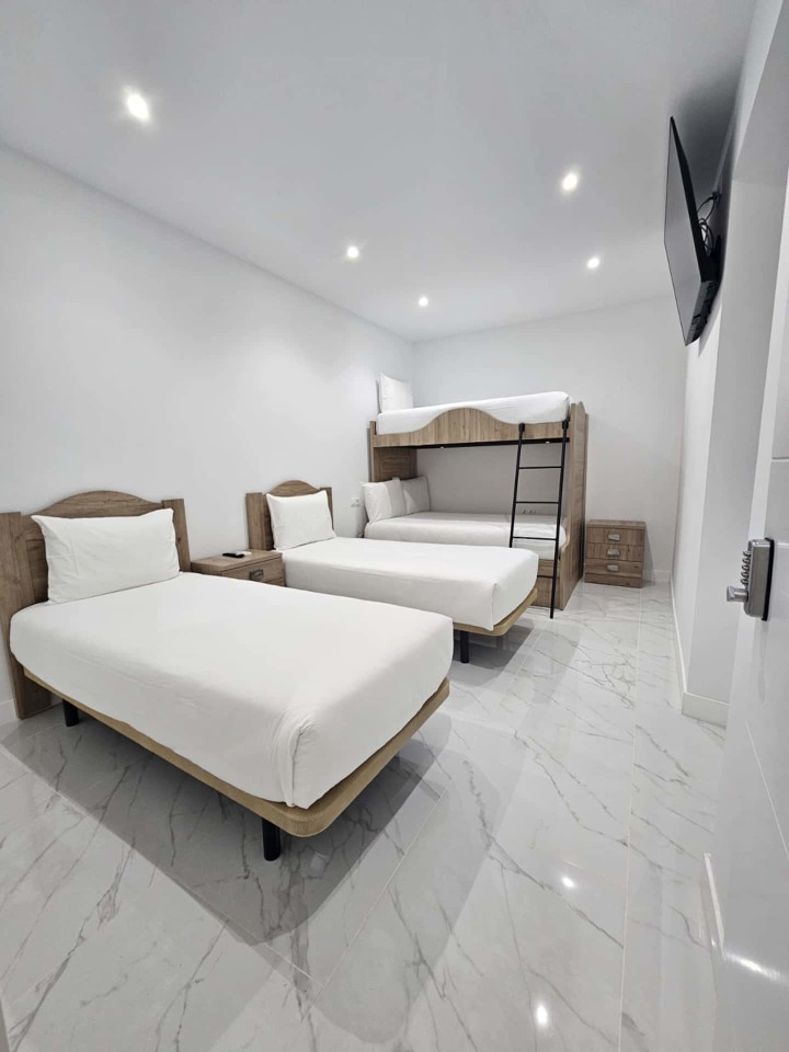 Pensión Cibeles 8 Cuádruple Individual Baño Privad - Cordoue