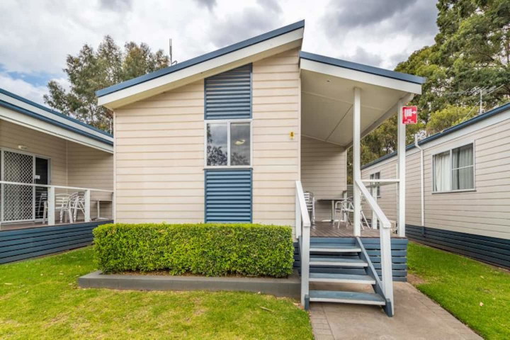 Two Bedroom Deluxe Cabin - Penrith