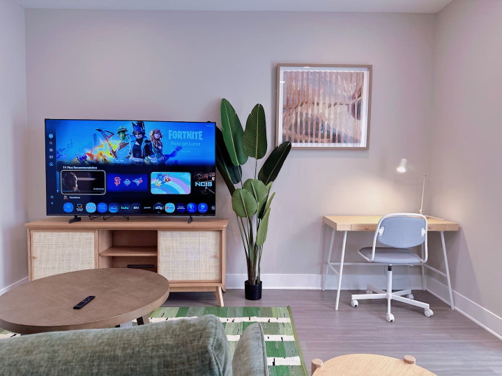 Irvine Studio| Quite City View Park Place Area - Irvine, CA