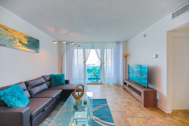 Seaside Retreat  Beach Access  Pool - Aventura, FL
