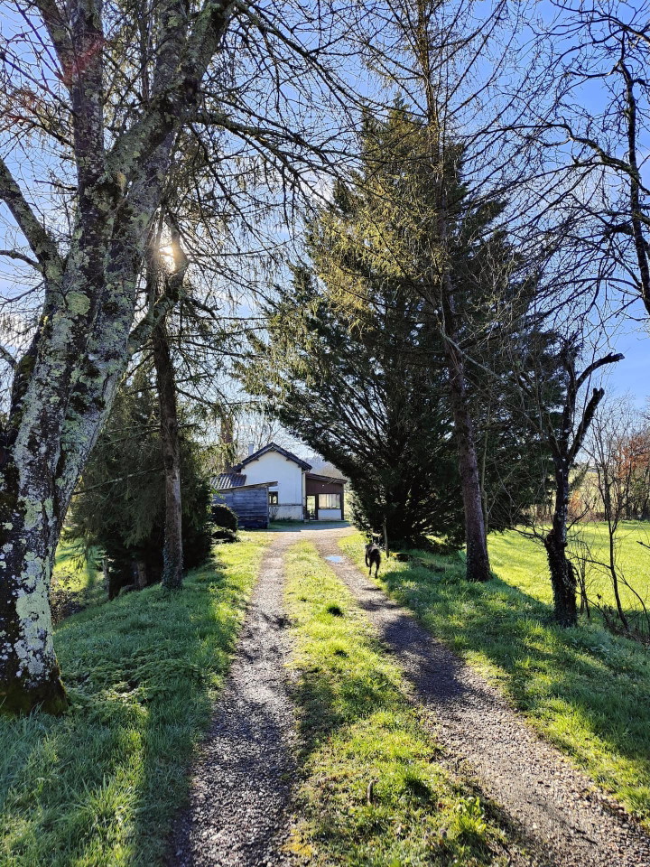House By The River - Département Cantal