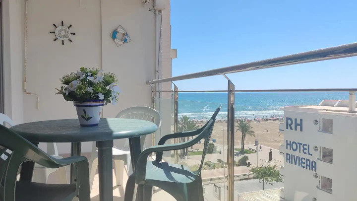 The Waves Of The Sea - Gandia