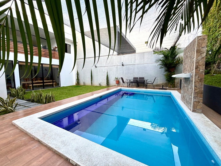 Medina Residence - Santa Ana