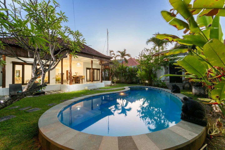 Tropical 2br With Pool In Heart Of Seminyak - Seminyak