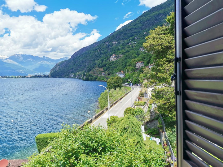 Mave's House 2, Stunning Direct Lake View - Varenna