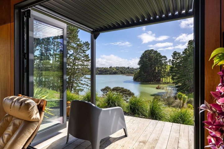 Modern Off-grid Tiny Home With Estuary Views - Raglan