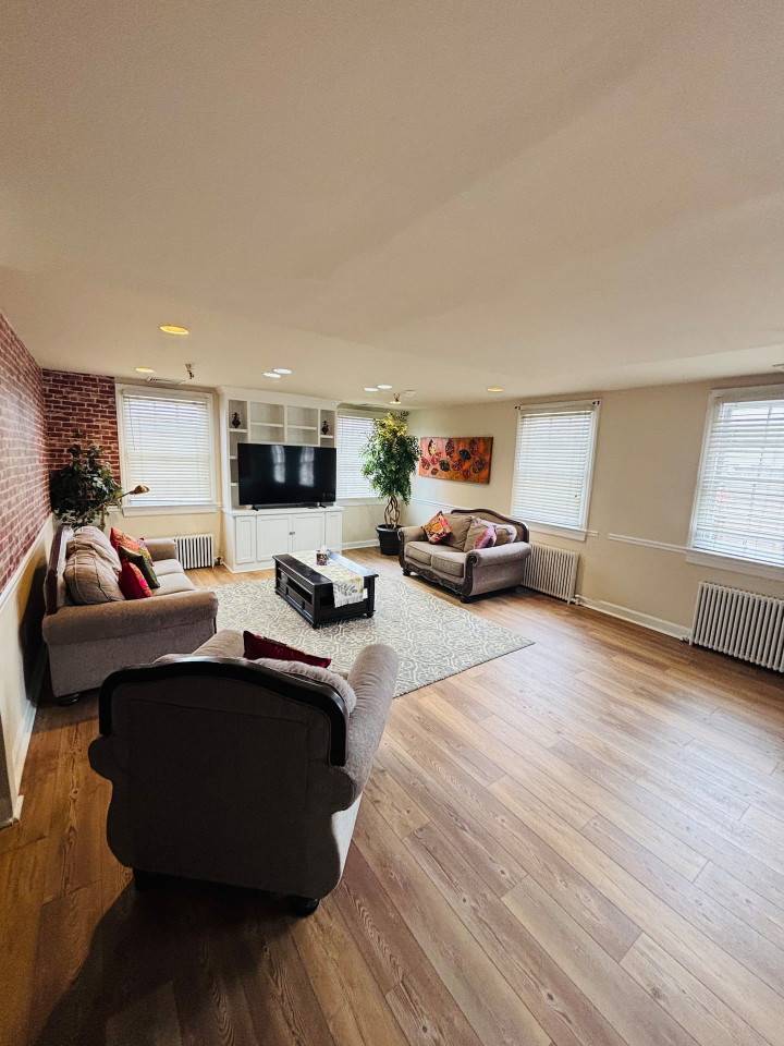 3 Bedroom On King St 2 Blocks Waterfront 7 Guests - Alexandria, VA