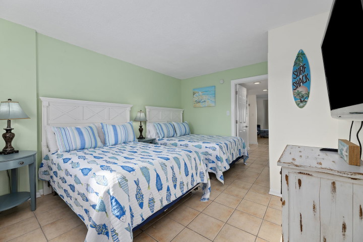 Ocean View- Beach Condo Sleeps-6 Steps To The Beach - Myrtle Beach, SC