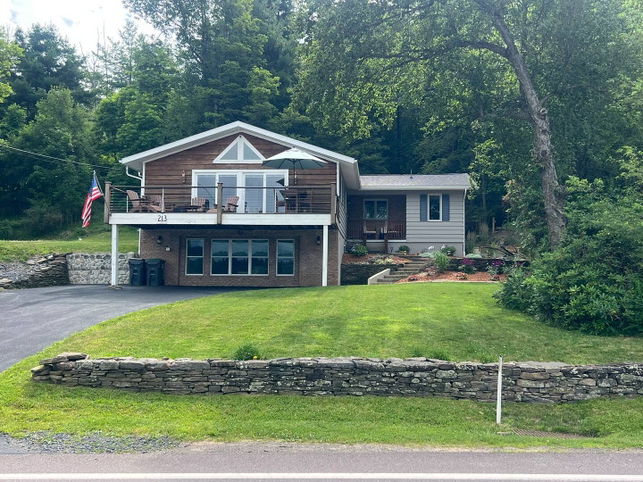 Private Dock, Water Trampoline, Fire Pit, Sunset! - Dallas, PA