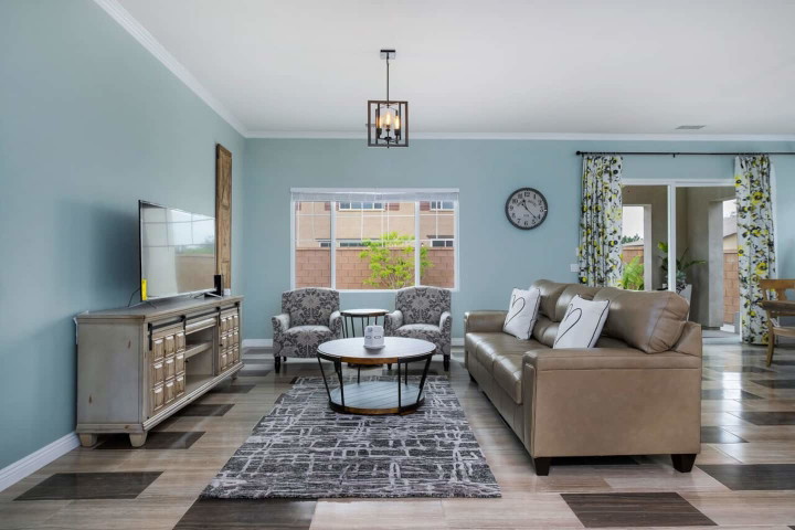 Upscale Getaway-biz Trip Monthly Discount - Ontario, CA