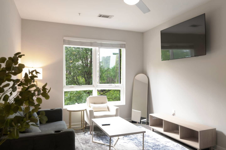Metro Haven | Downtown+full Size Bed+free Parking - Greenville, SC
