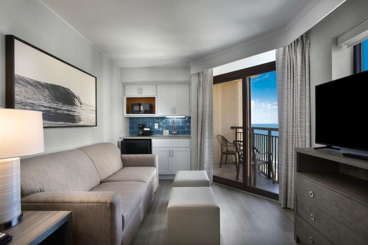 Seaside Luxury: 5th Floor Ocean View Studio - Myrtle Beach, SC