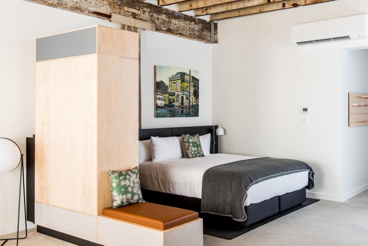 Open Plan Suite With Balcony, Kitchen & Lounge - Sydney