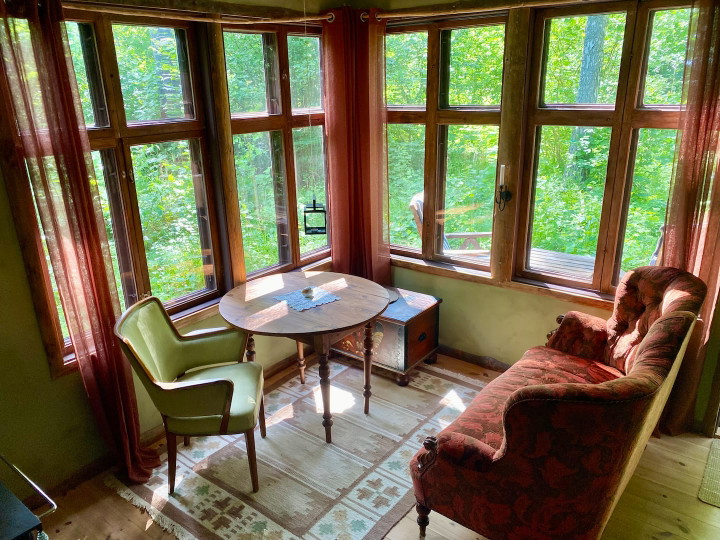 Rå Naturhotell, Lövet - Zweden
