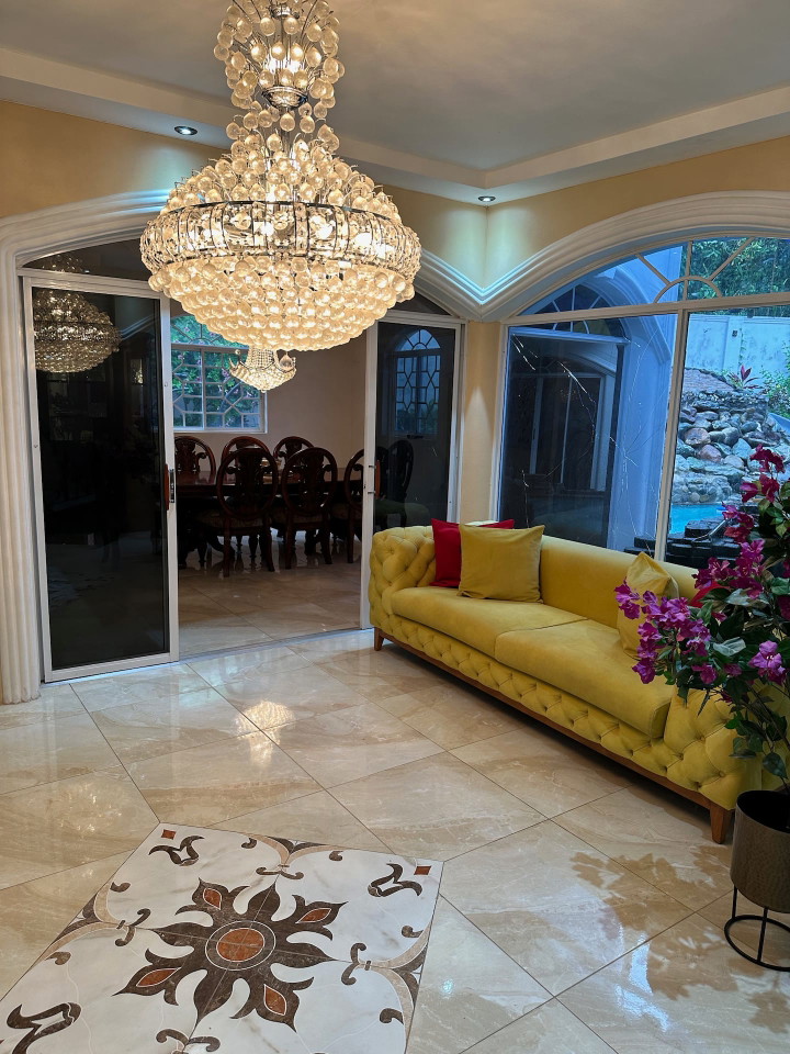 4 Bedroom Royal Stay With Spacious Rooms - Kingston